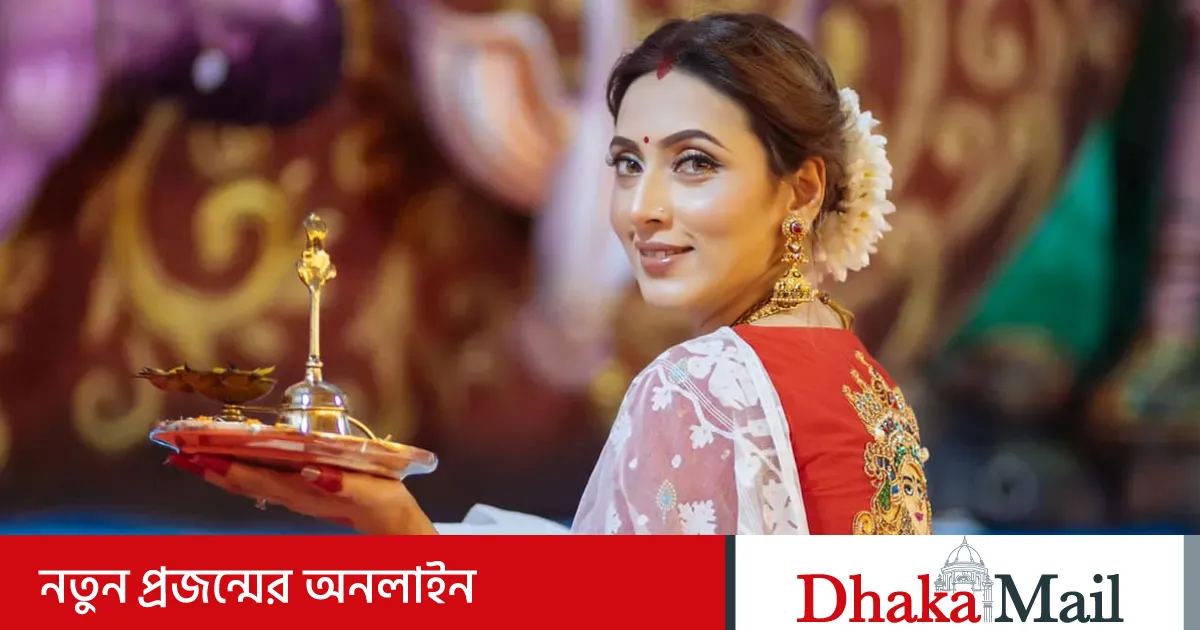 ঠাকুরের কাছে প্রার্থনা ‘দামাল’ যেন ‘পরাণ’কে ছাড়িয়ে যায়: মিম