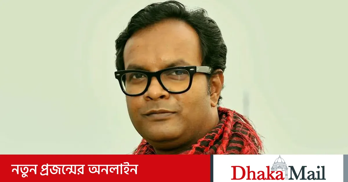 শিল্পীর হাতে হাতকড়া