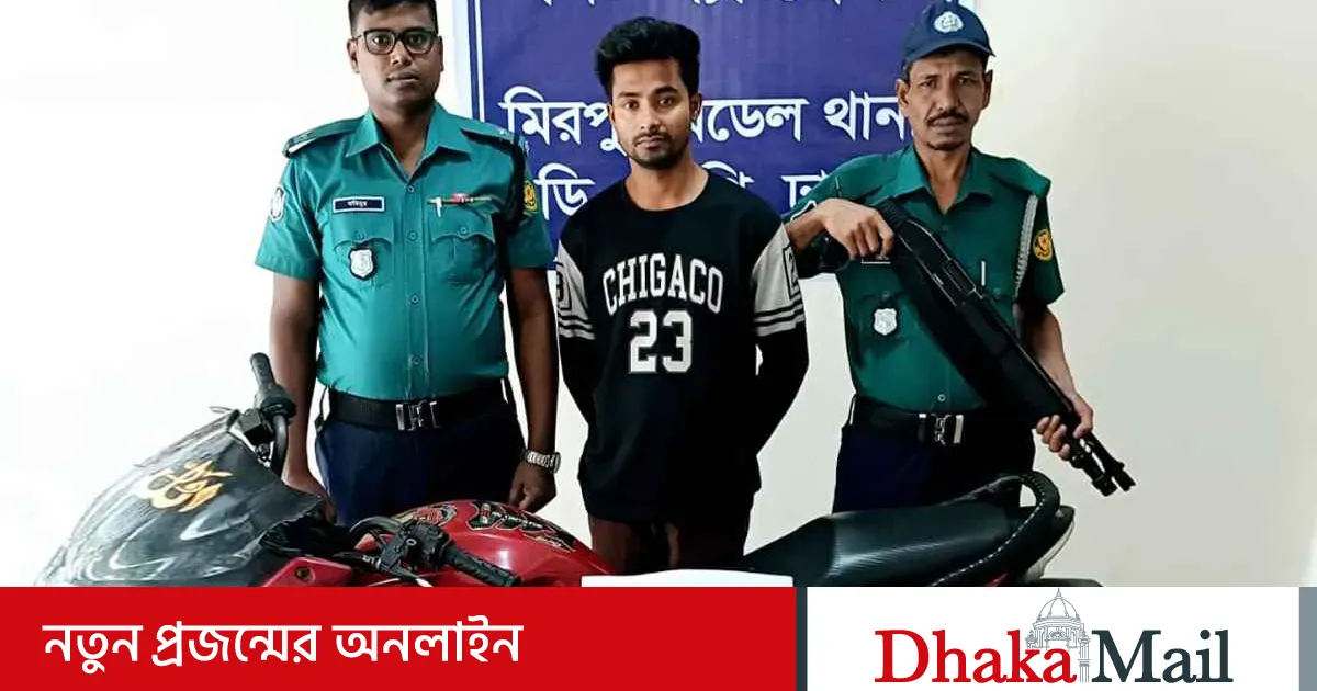 রাজধানীতে চাপাতি ঠেকিয়ে ছিনতাই, ভিডিও ভাইরালের পর একজন গ্রেফতার
